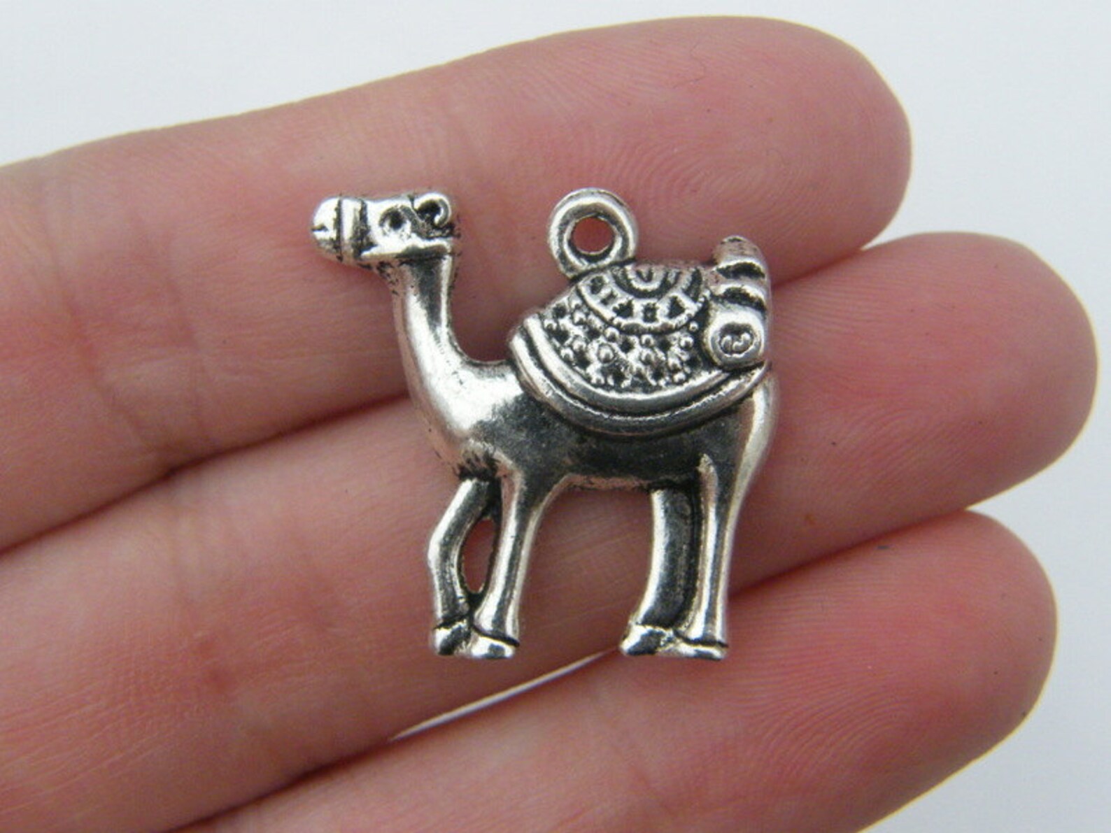 4 Camel Charms Antique Silver Tone A220 - Etsy