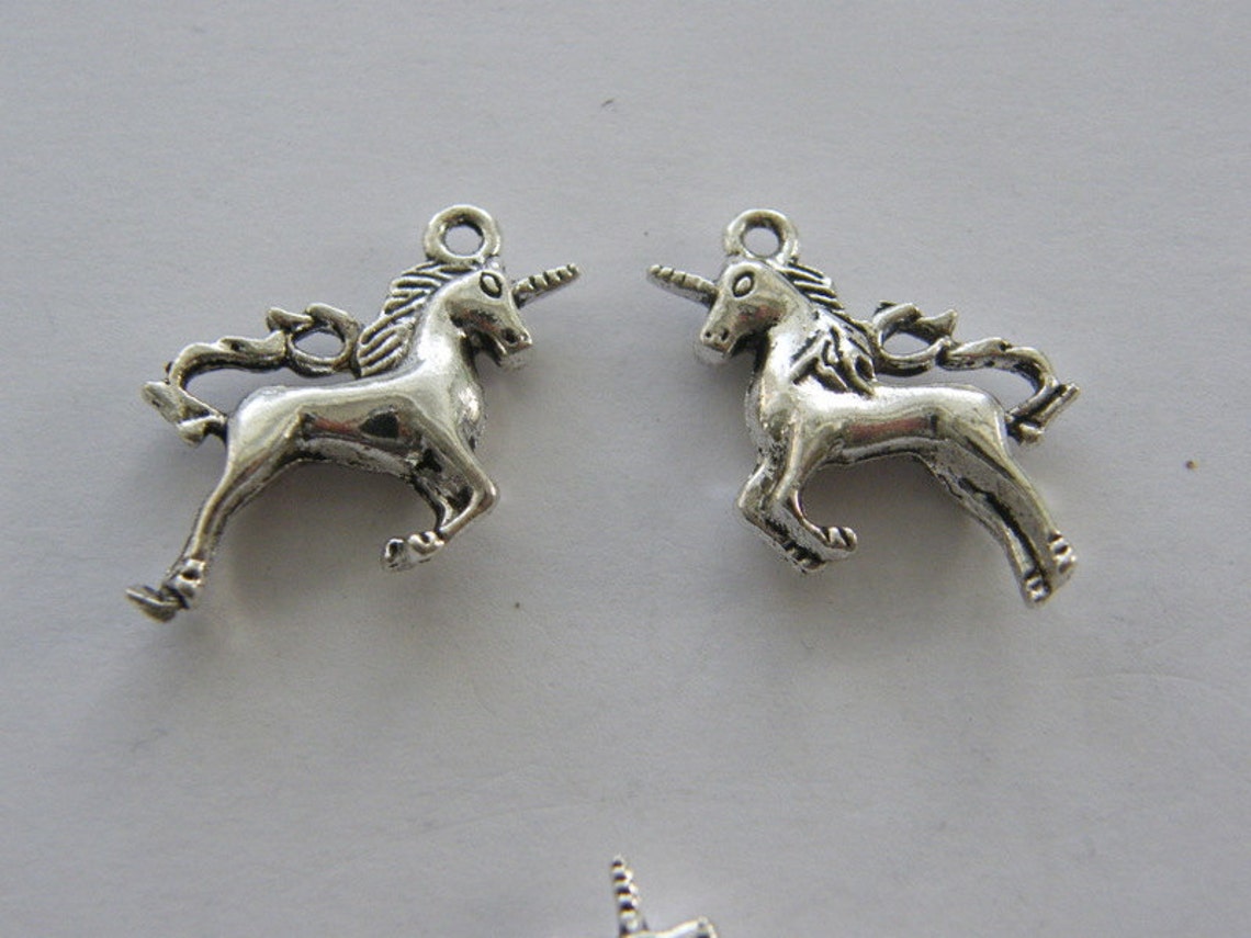 4 Unicorn Charms Antique Silver Tone A498 - Etsy