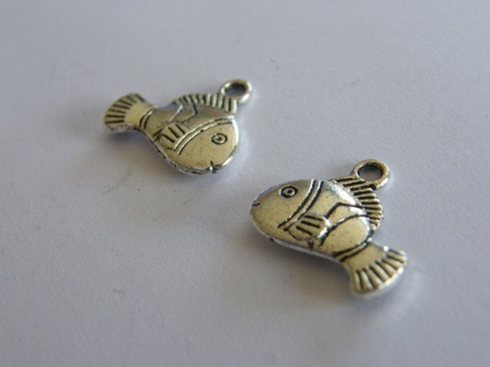 BULK 30 Clown Fish Charms Antique Silver FF34 - Etsy