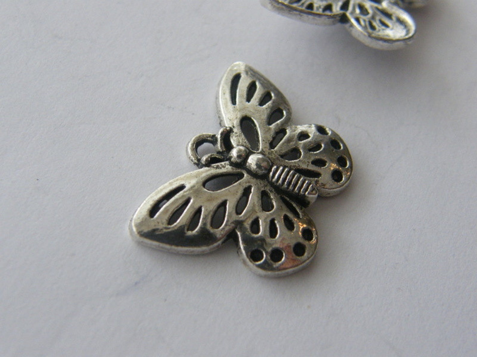 BULK 30 Butterfly Charms Antique Silver Tone A354 - Etsy