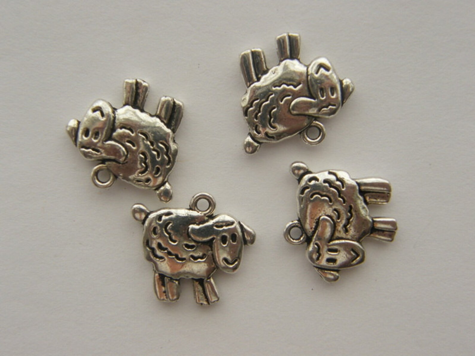8 Sheep Charms Antique Silver Tone A101 - Etsy