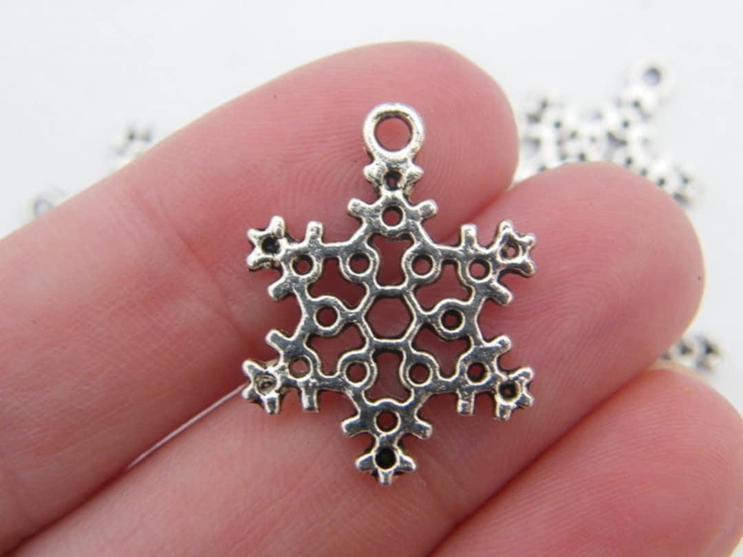8 Snowflake Charms Antique Silver Tone SF20 - Etsy
