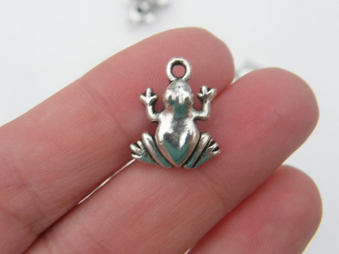 8 Frog Charms Antique Silver Tone A63 - Etsy