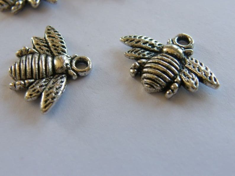 BULK 50 Bee Charms Antique Silver Tone A315 - Etsy