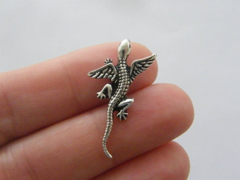 8 Lizard gecko charms antique silver tone A641 | Etsy