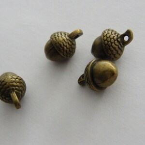 6 Acorn Charms Antique Bronze Tone L105 - Etsy