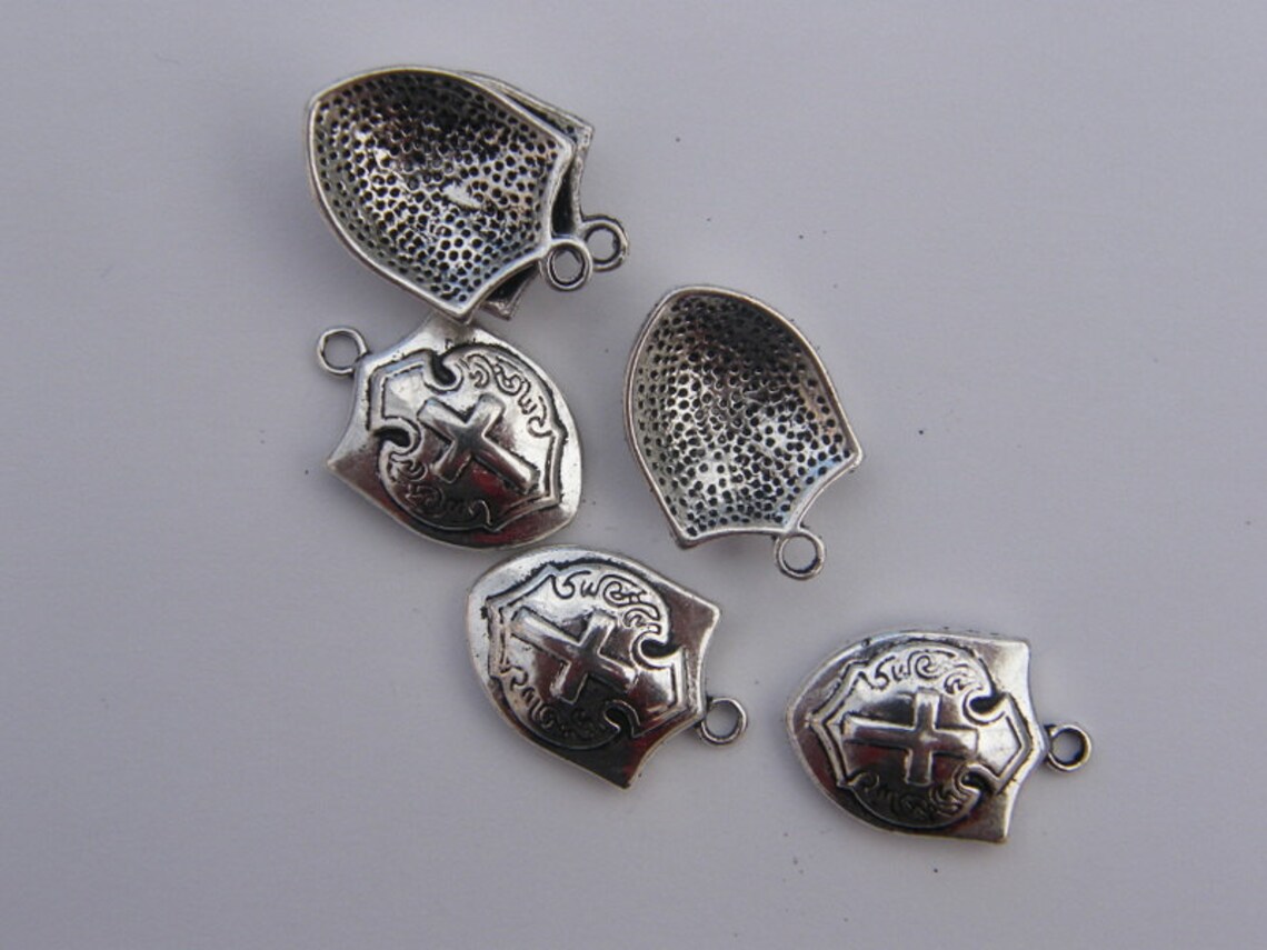 BULK 30 Shield Charms Antique Silver Tone SW40 - Etsy