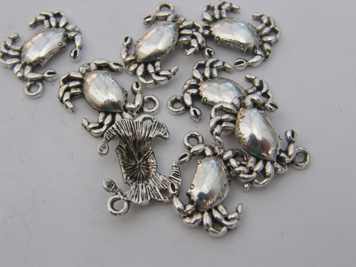 8 Crab charms antique silver tone FF103 | Etsy