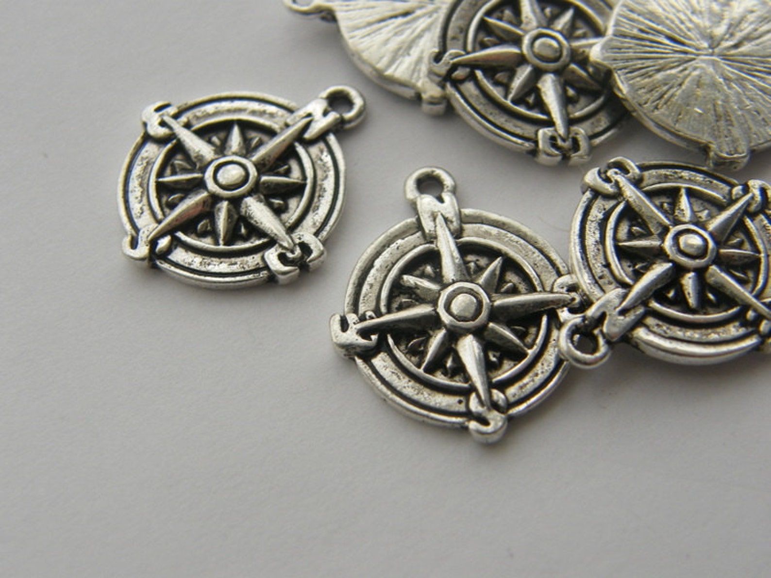 6 Compass Charms Antique Silver Tone FF711 - Etsy