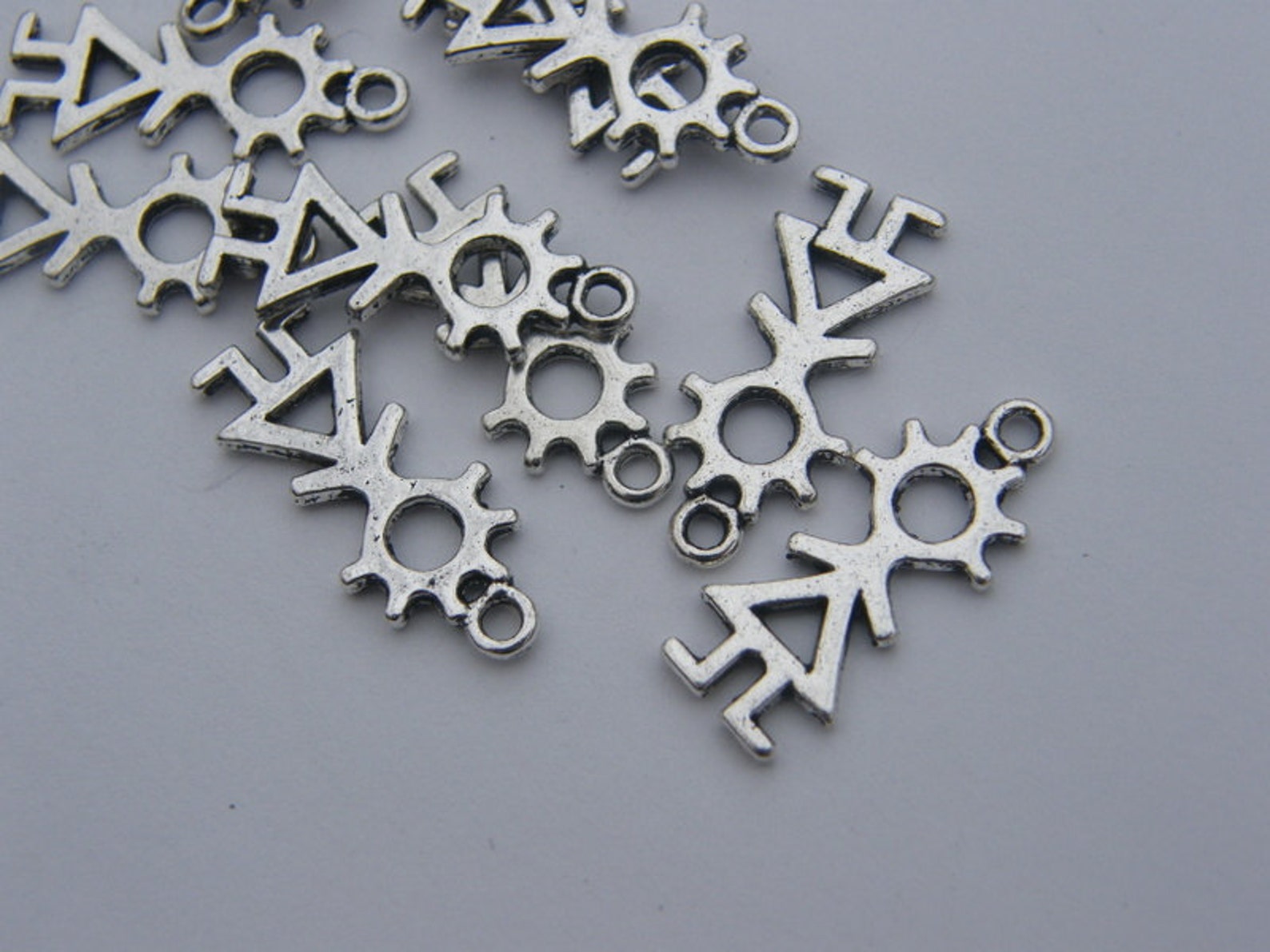 20 Stick Figure Girl Charms Antique Silver Tone P90 - Etsy