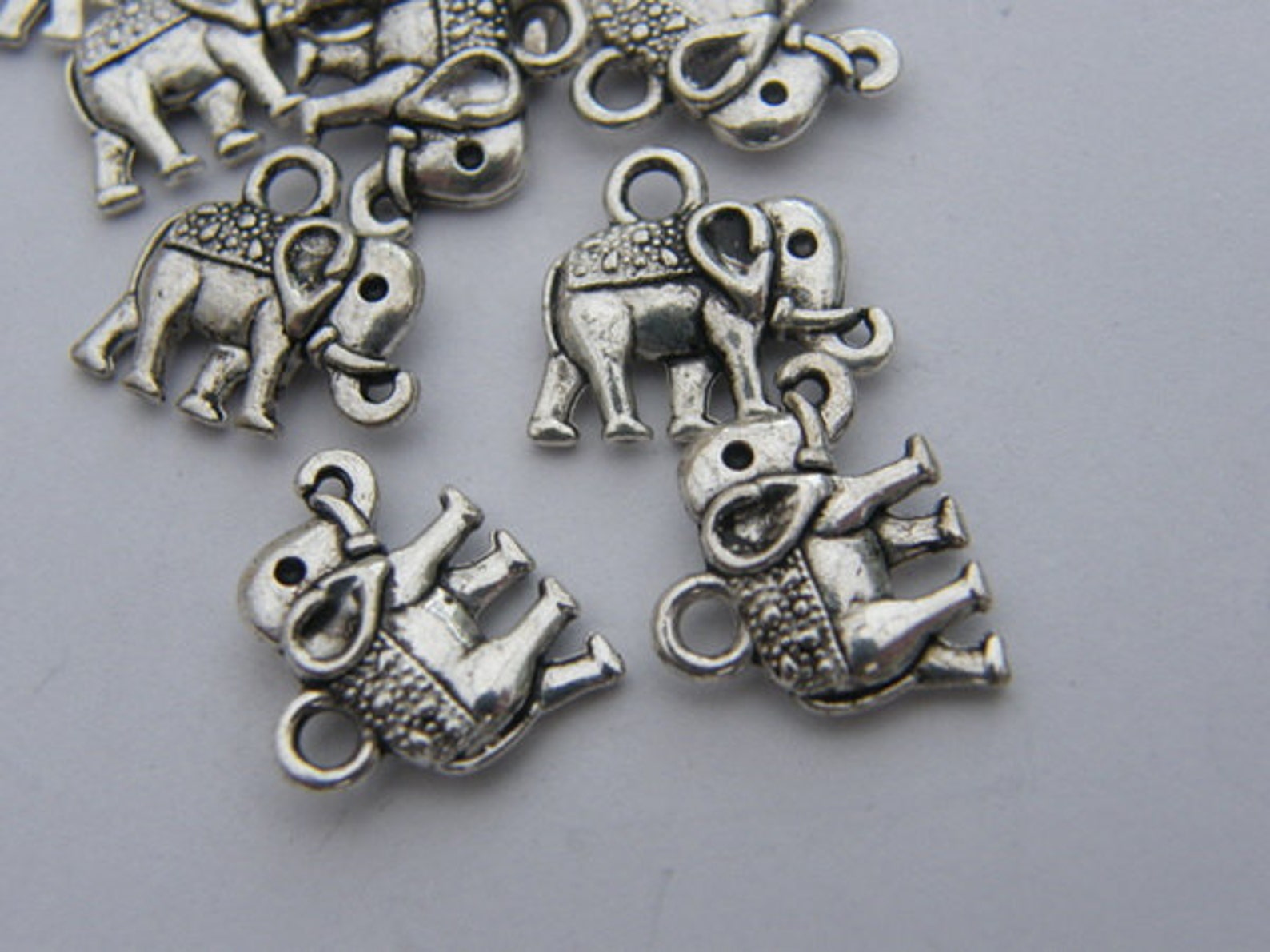 10 Elephant Charms Antique Silver Tone A536 - Etsy