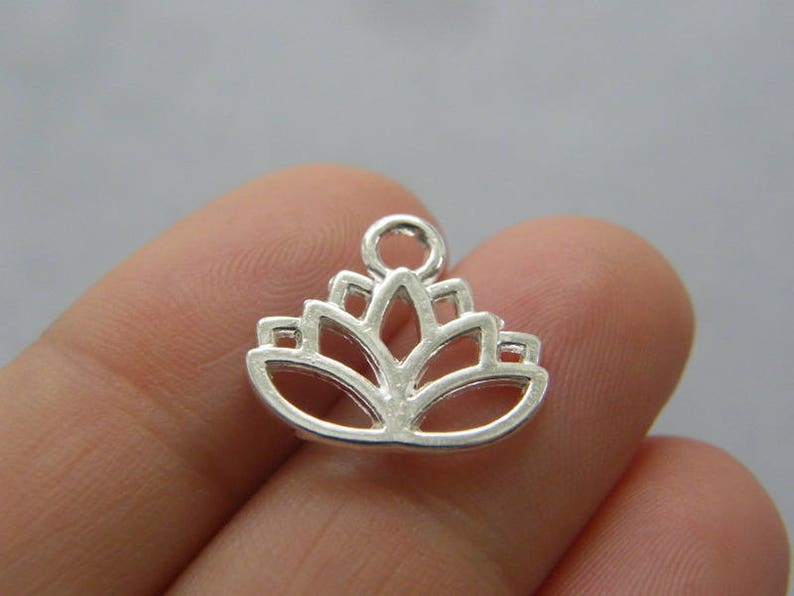 12 Lotus Flower Charms Silver Plated F204 - Etsy