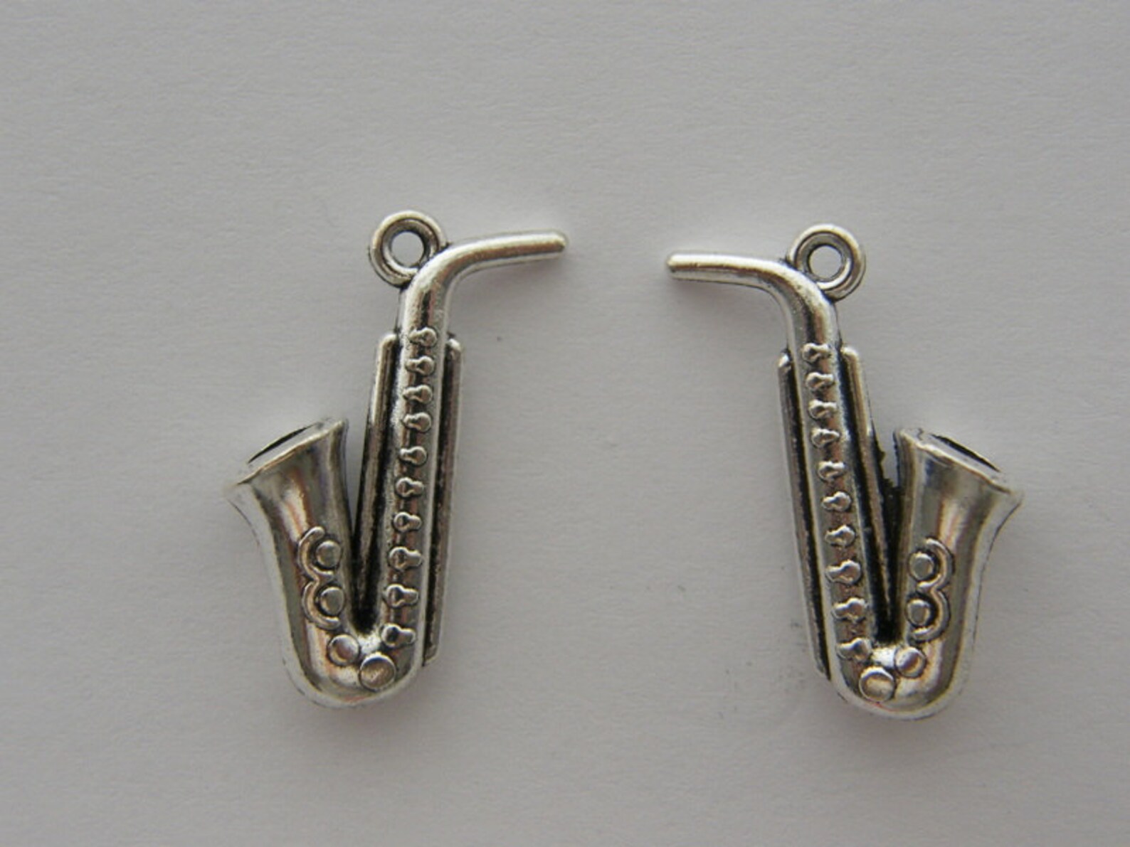 4 Saxophone Charms Antique Silver Tone MN64 - Etsy