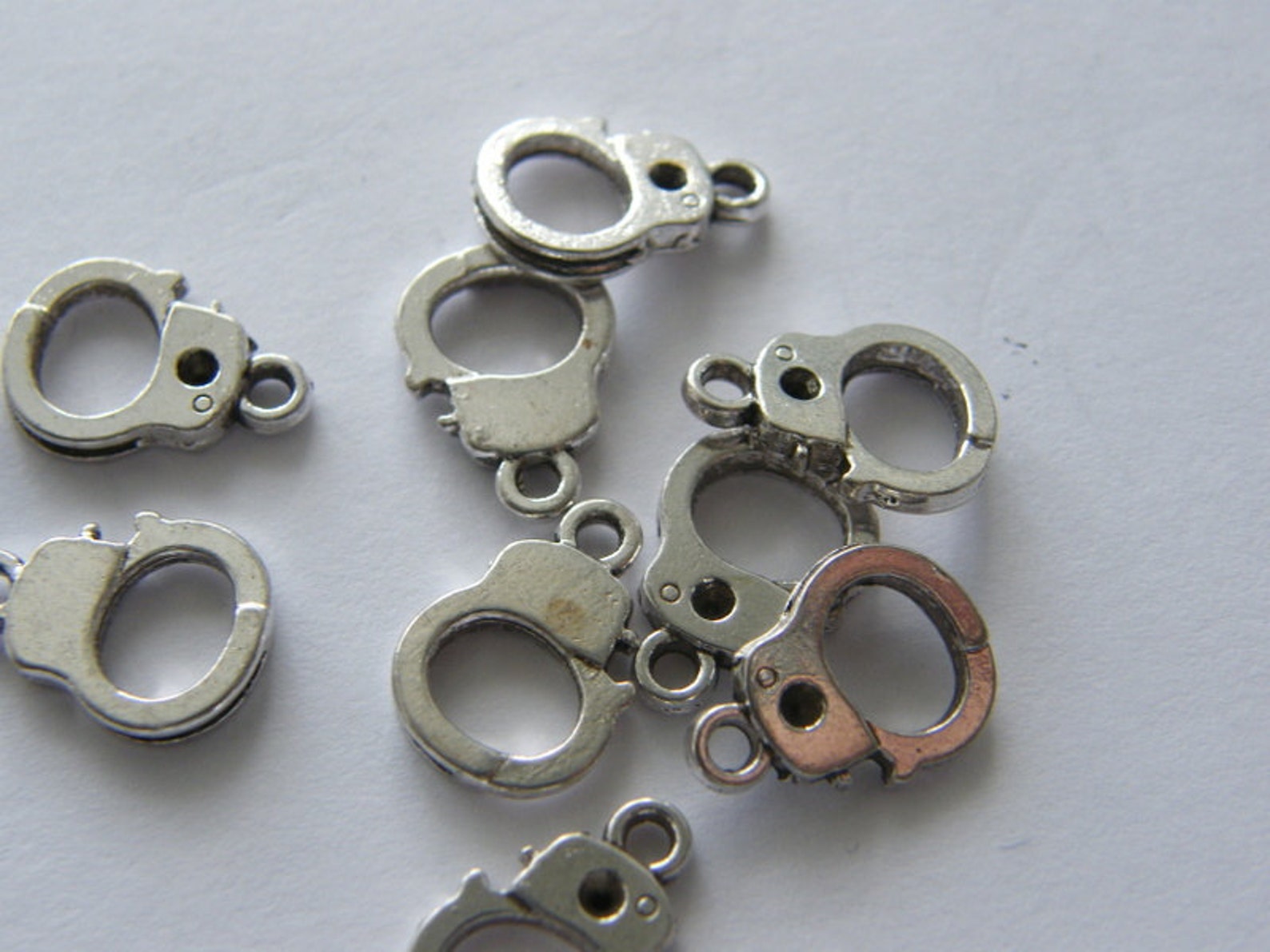 14 Handcuff Charms Antique Silver Tone G79 - Etsy