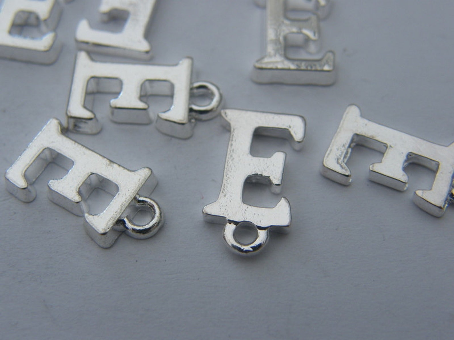 BULK 30 Letter E Alphabet Charms Silver Plated - SALE 50% OFF - Etsy