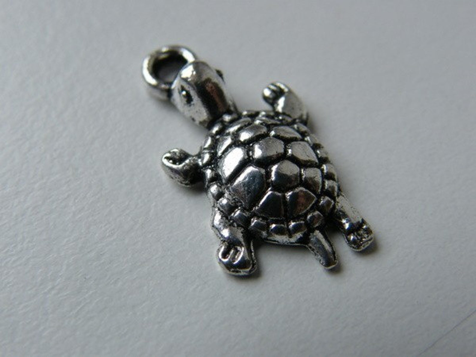 8 Tortoise Charms Antique Silver Tone FF131 | Etsy