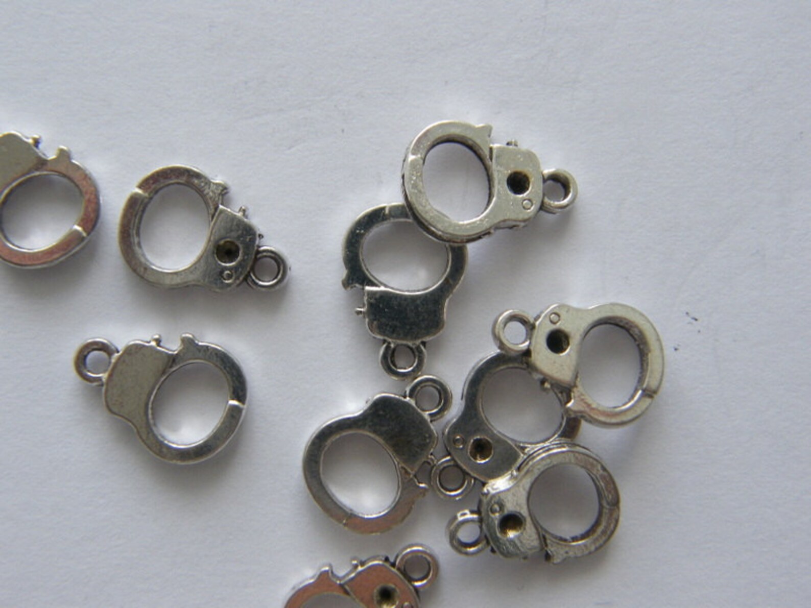 14 Handcuff Charms Antique Silver Tone G79 - Etsy
