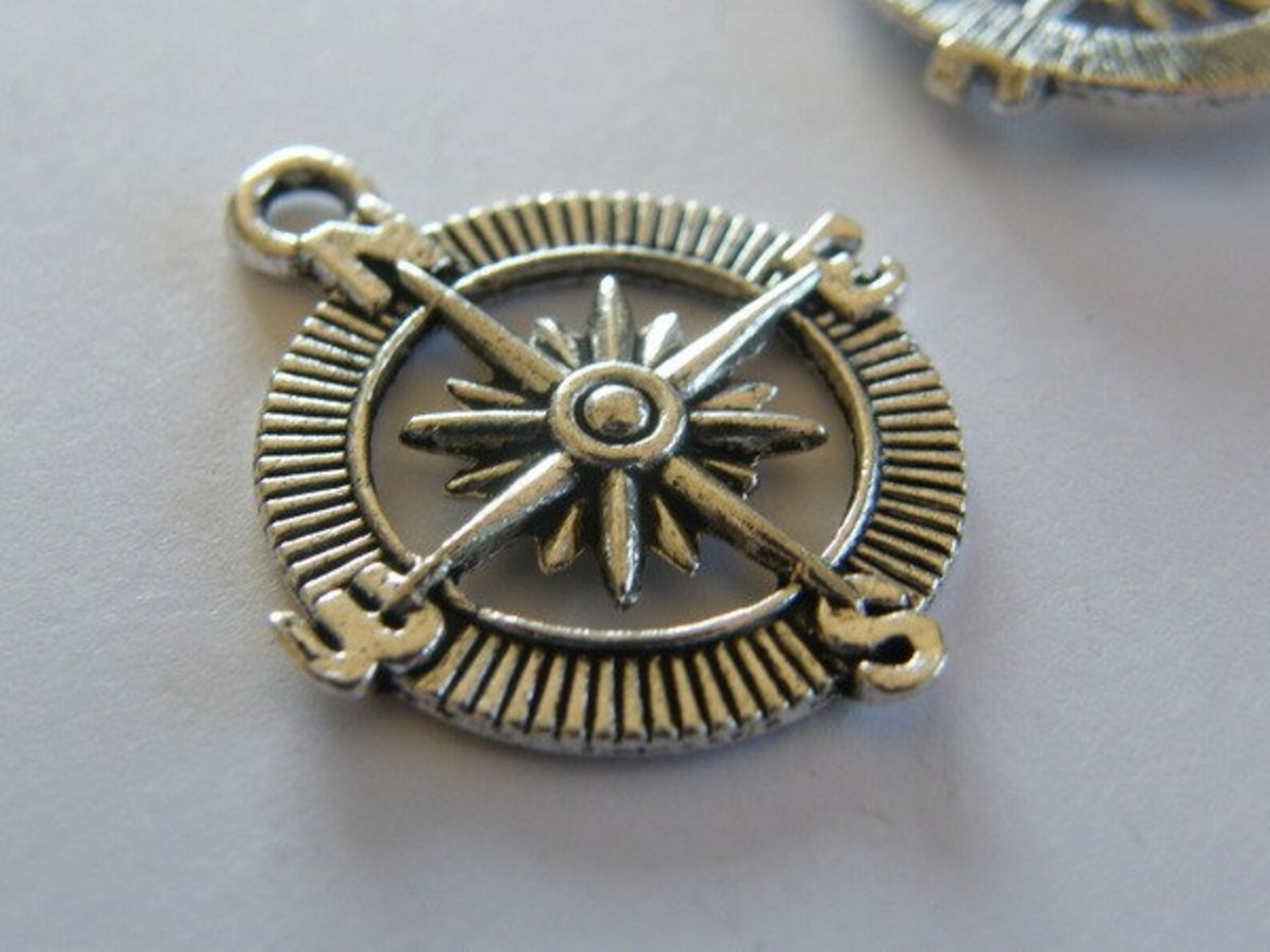 BULK 30 Compass Pendants Antique Silver Tone FF639 - Etsy