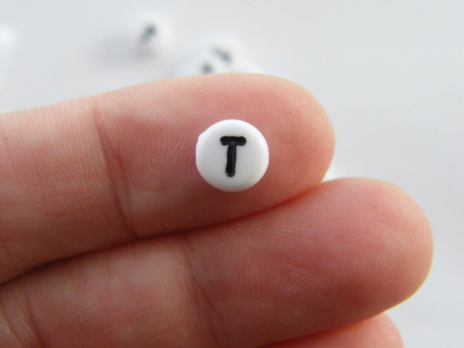 100 Letter T Acrylic Round Alphabet Beads White and Black - Etsy