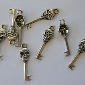 10 Skull Key Charms Antique Silver Tone K23 - Etsy