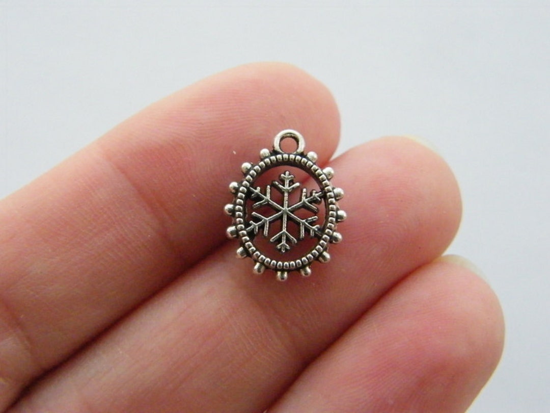10 Snowflake Charms Antique Silver Tone SF53 - Etsy