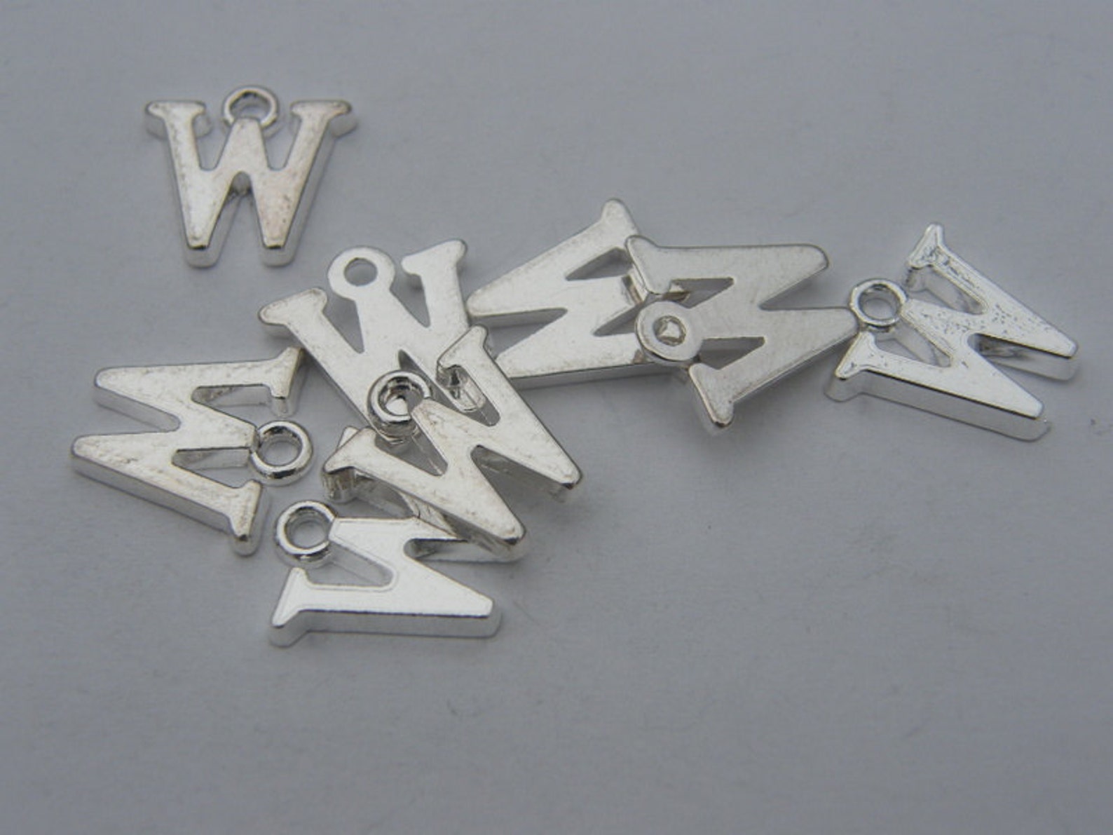 BULK 30 Letter W Alphabet Charms Silver Plated - Etsy