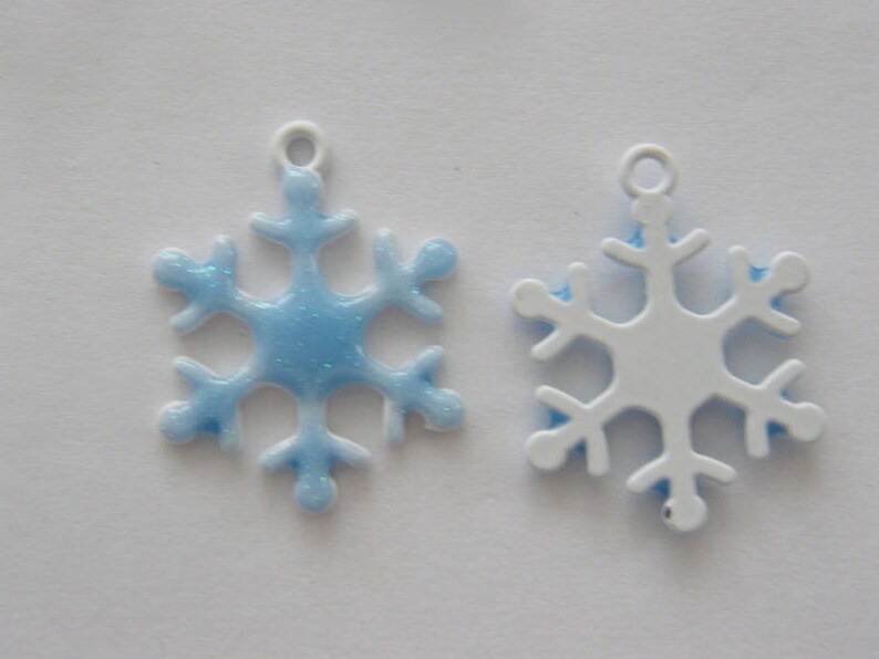 4 Snowflake charms blue and white enamel tone CT237 | Etsy
