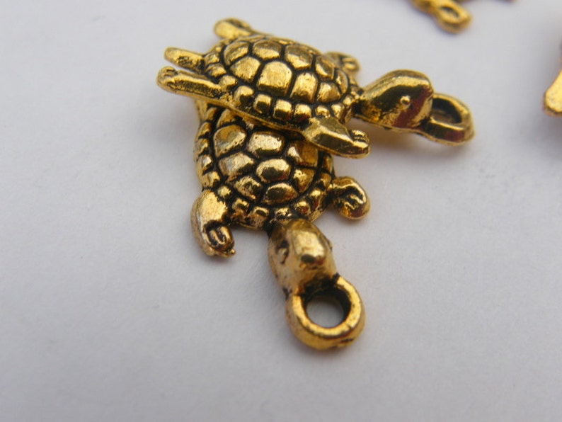 8 Tortoise Charms Antique Gold Tone FF703 | Etsy