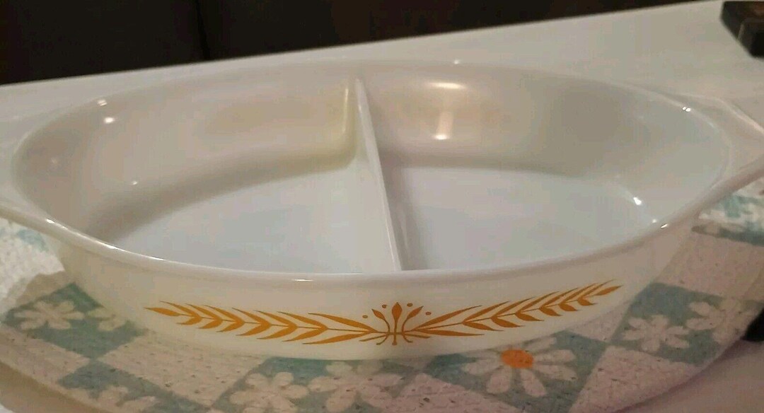 Vintage Pyrex Promotional Royal Wheat 1 1/2 Qt Divided Casserole No Lid ...