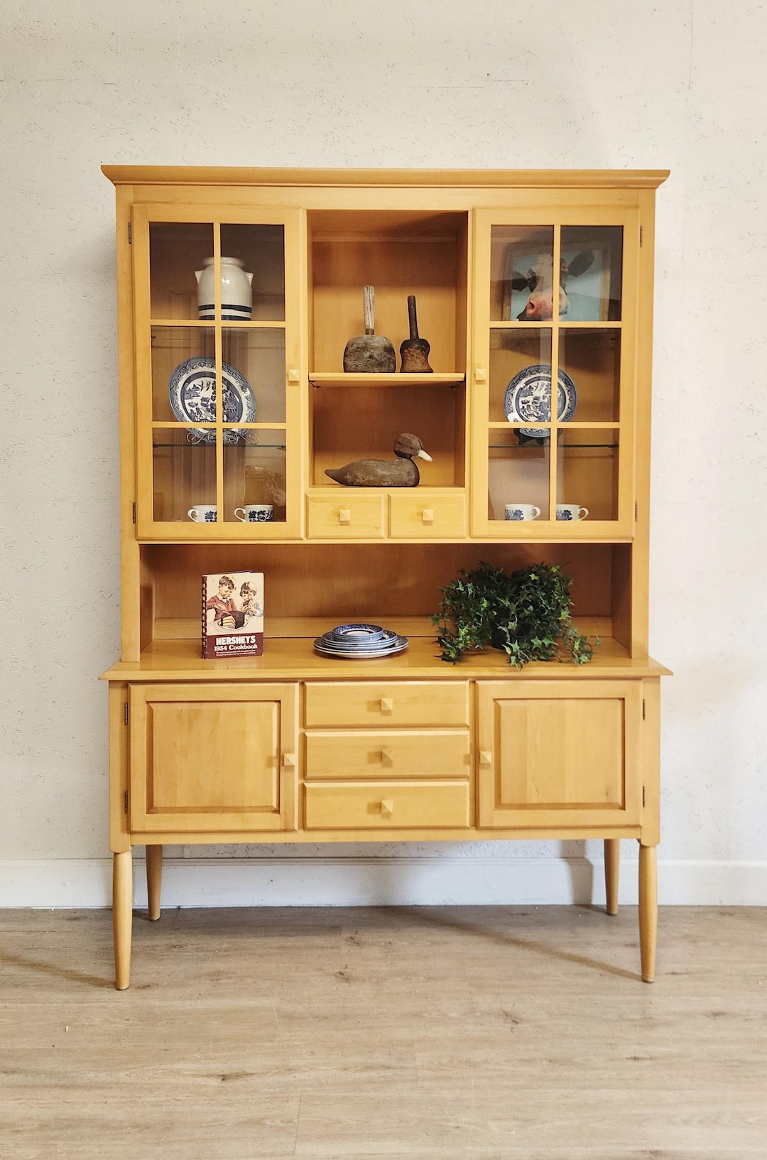 Ethan Allen American Dimensions China Hutch | Ethan Allen Vintage ...