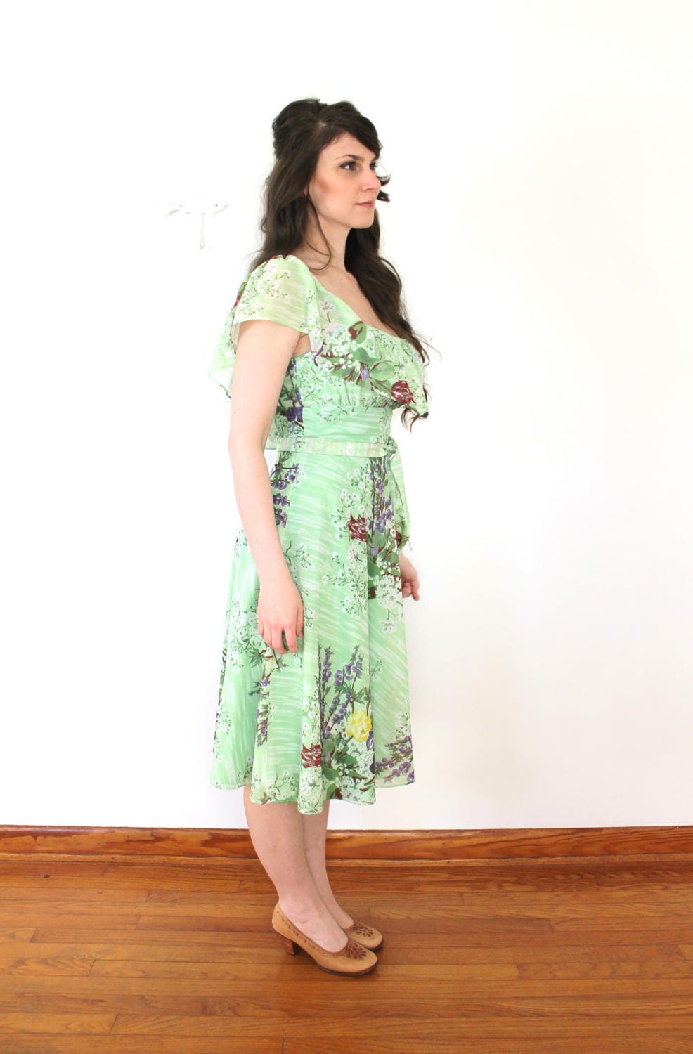 70s Green Floral Spring Dress / 1970s Fluttery Green Floral | Etsy