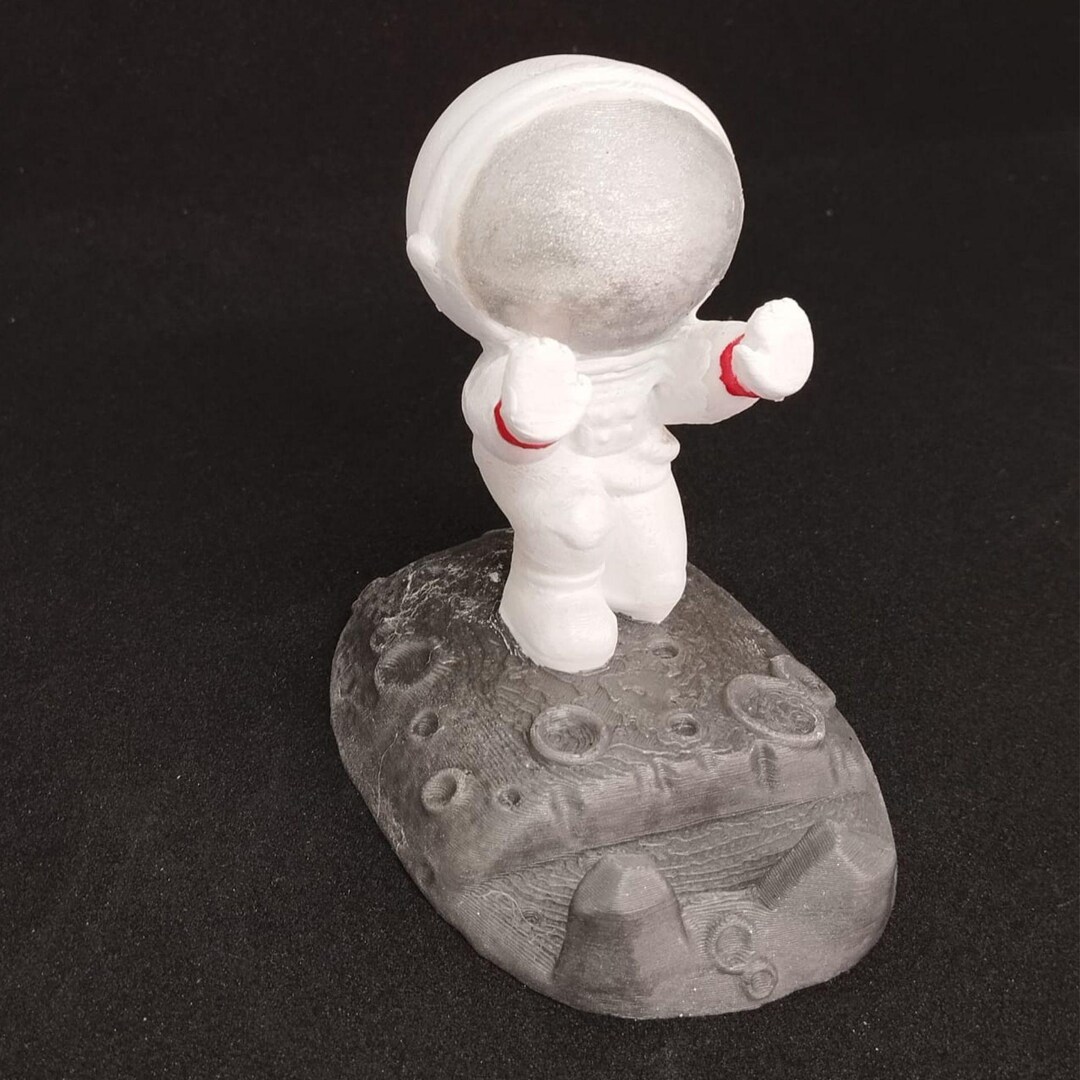 Astronaut Phone Stand – Unique 3D Printed Space-themed Phone Holder - Etsy