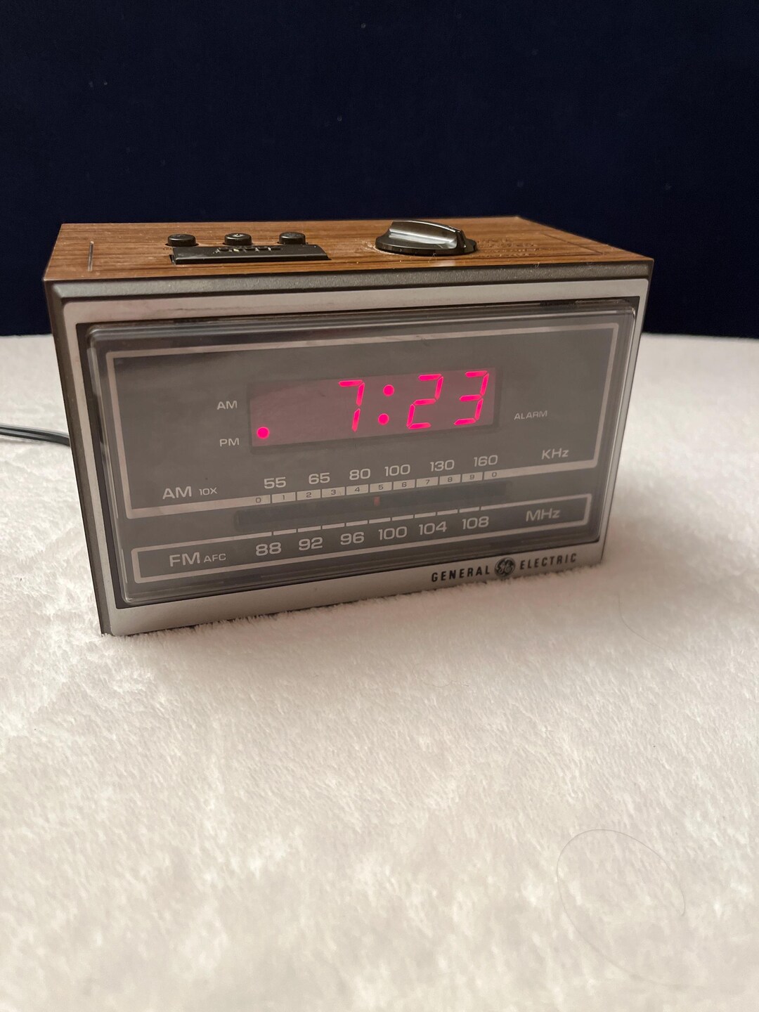 Retro 1980s Style GE Alarm Clock Radio - Etsy