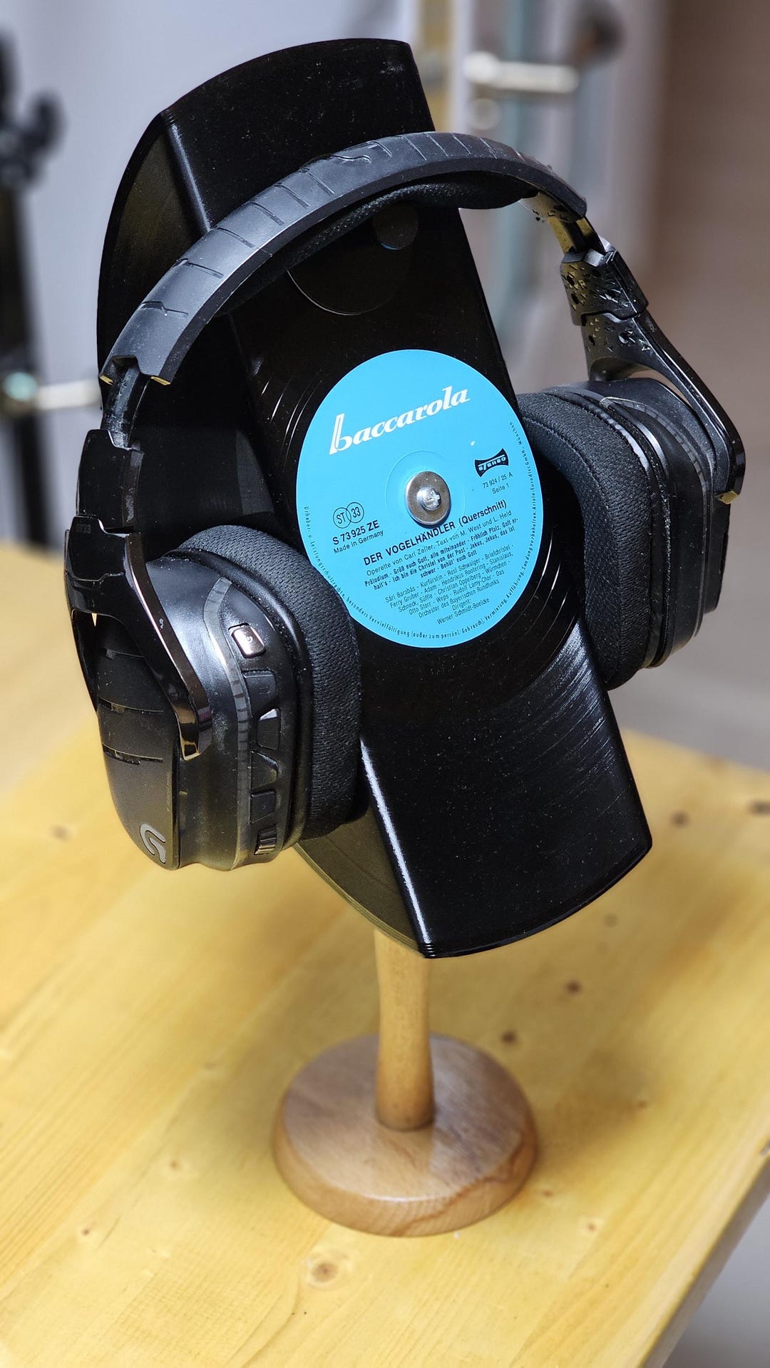 Handmade Headphone Stand From Upcycled Vinyl Record - Etsy