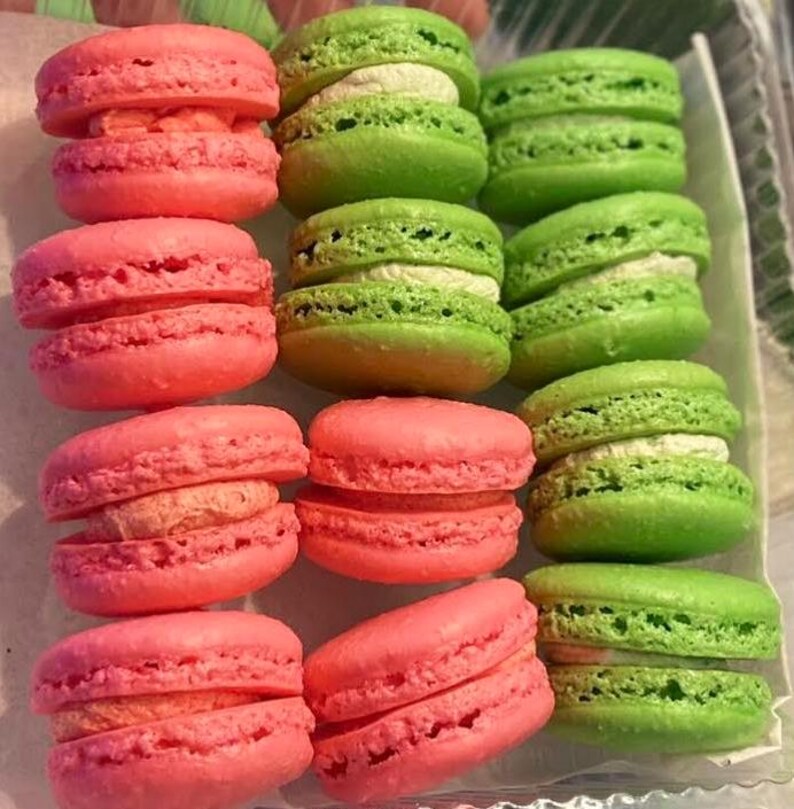1 Dozen Macarons Variety Box - Etsy