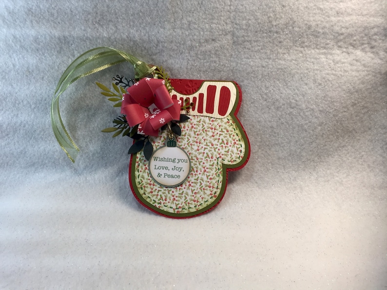 Holiday Mitten Gift Card Holder Tag Traditional Print Paper Bow Foliage ...