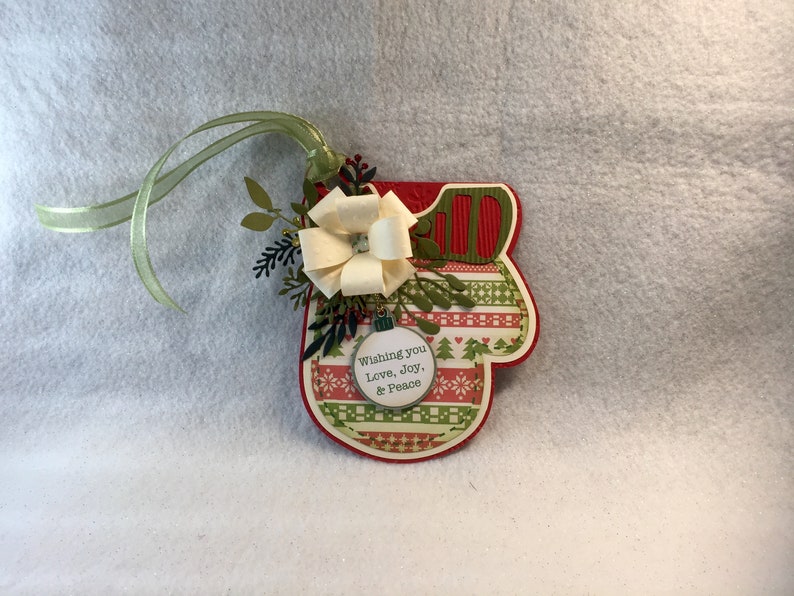 Holiday Mitten Gift Card Holder Tag Traditional Print Paper Bow Foliage ...