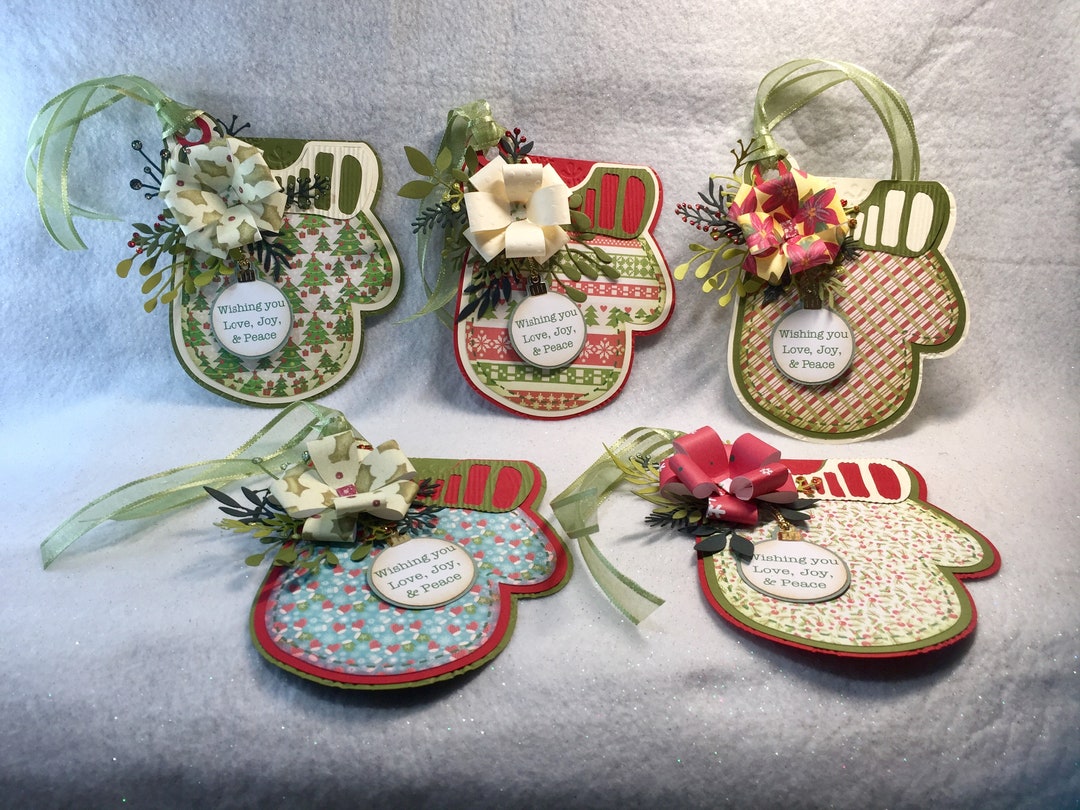 Holiday Mitten Gift Card Holder Tag Traditional Print Paper Bow Foliage ...