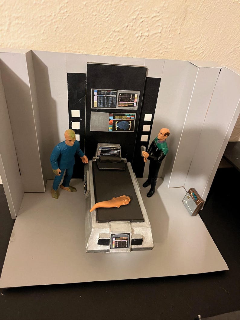 Star Trek Voyager Sick Bay Diorama With Figures CUSTOM MADE - Etsy