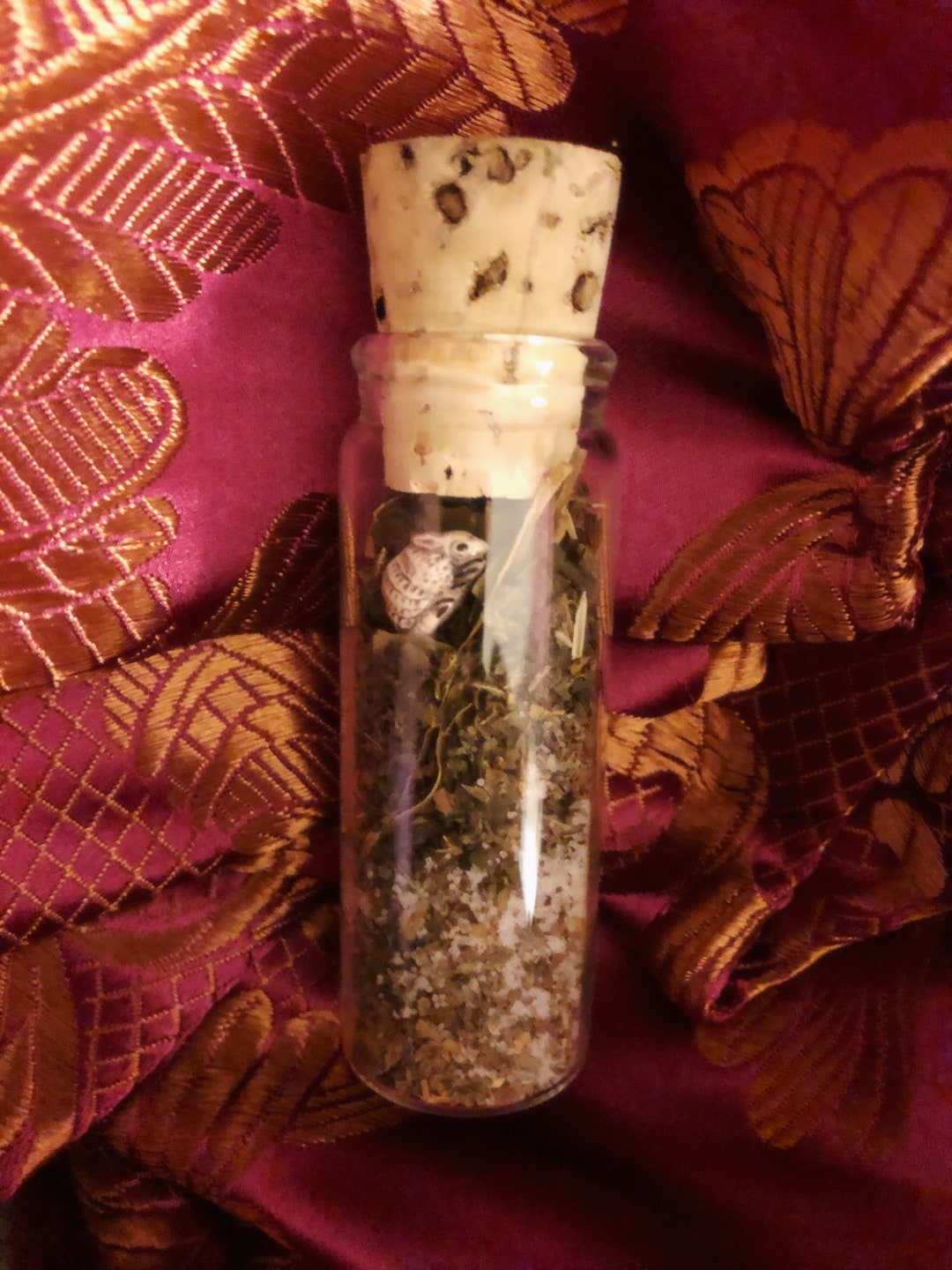 Witches Vial Protección Armadillo Herb Mix Talisman Poción - Etsy España
