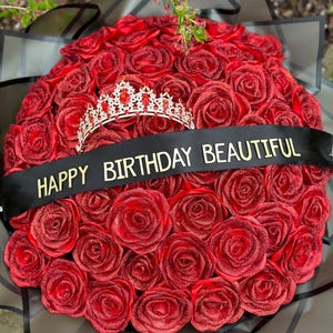 Customizable Eternal Rose Bouquet W/ Crown, LED Lights & Personalized Text - 100 Red Roses Ramo ...