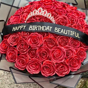 Customizable Eternal Rose Bouquet W/ Crown, LED Lights & Personalized Text - 100 Red Roses Ramo ...