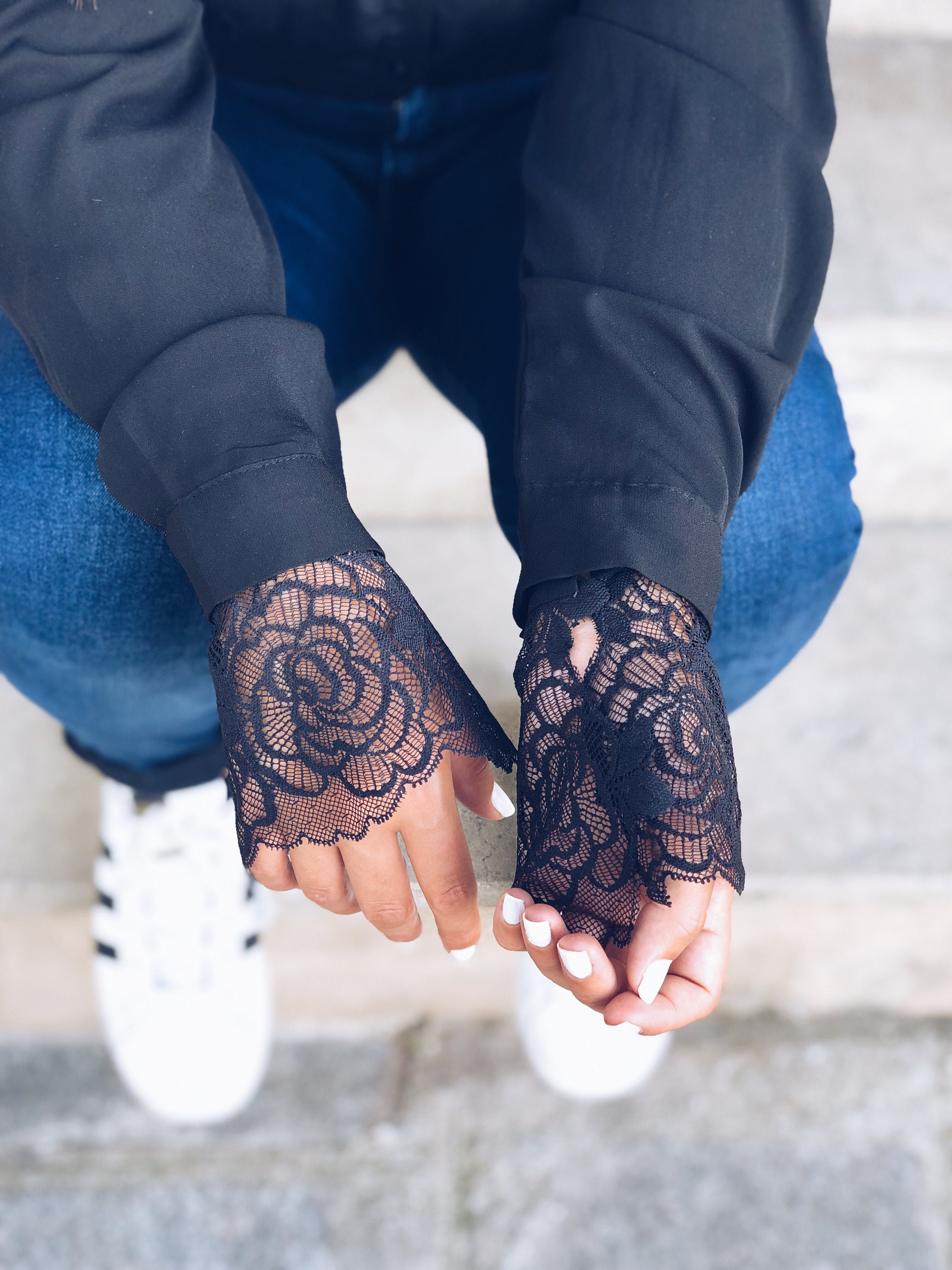LACE Cuffs/black French Lace Cuffs/detachable Cuffs/sleeve - Etsy Norway