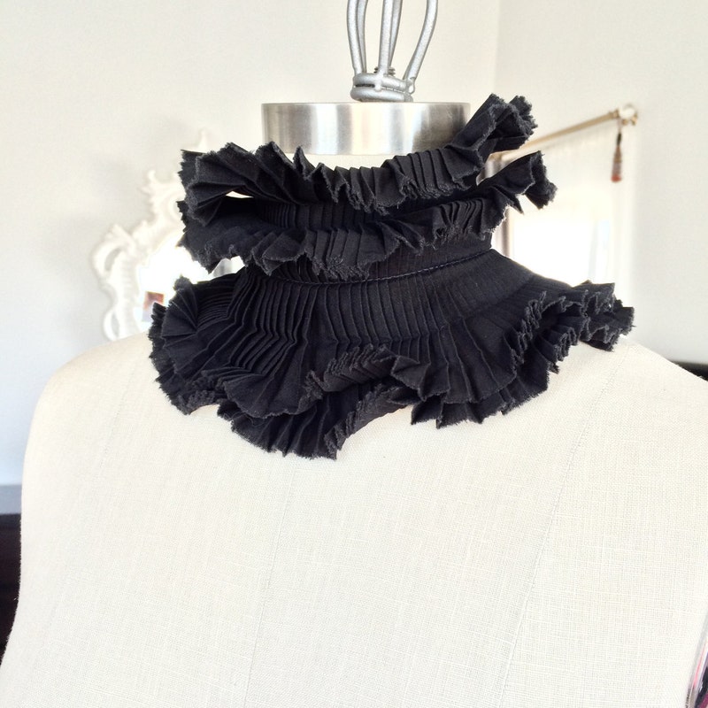 Neck Ruff - Etsy