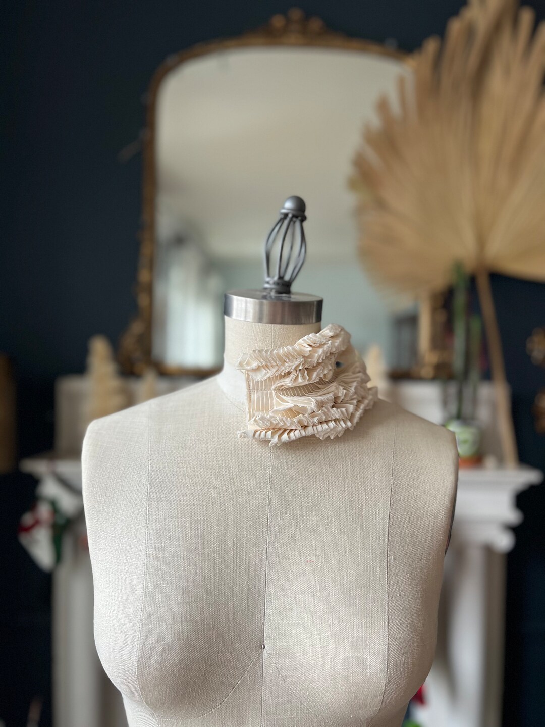 IVORY Artistic Neck Ruff/ Ruffled Wrist Band, Ruffled Bracelet, Zero ...
