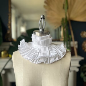 High Collar/ruffle Detachable Collar/pleated Collar/black and White ...