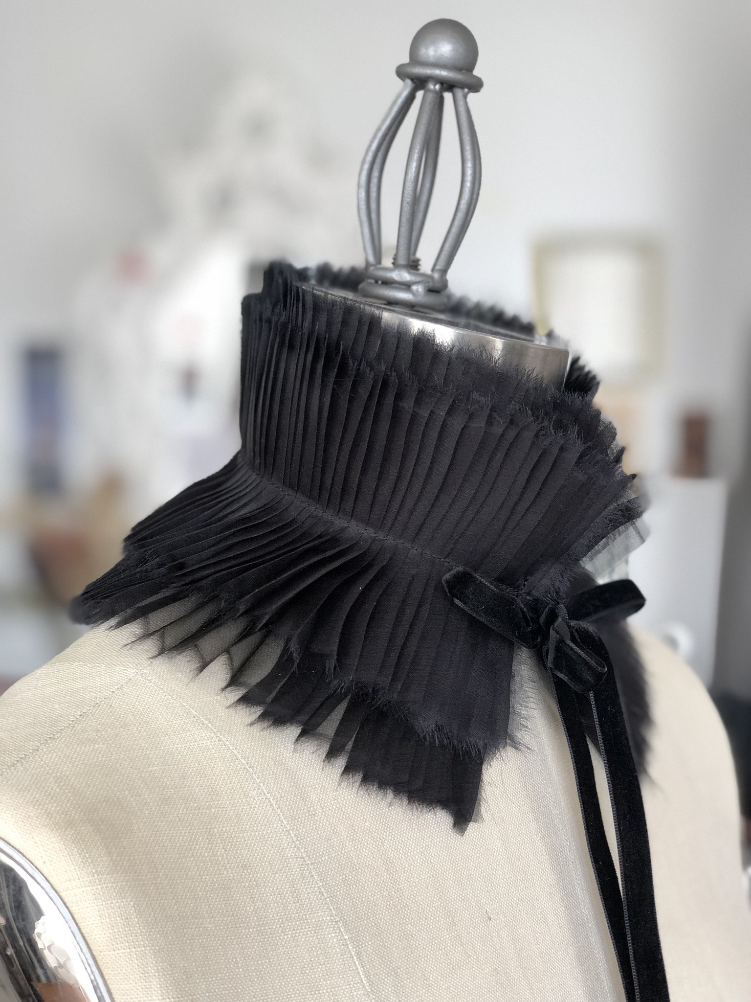 Black Silk Neck Ruff/ Stylish Neck Tie/detachable Ruffle Collar/silk ...