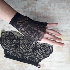 LACE Cuffs/black French Lace Cuffs/detachable Cuffs/sleeve Detail ...