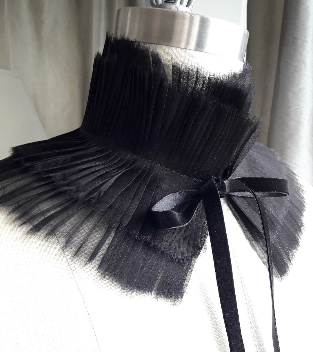 Black Silk Neck Ruff/ Stylish Neck Tie/detachable Ruffle Collar/silk ...