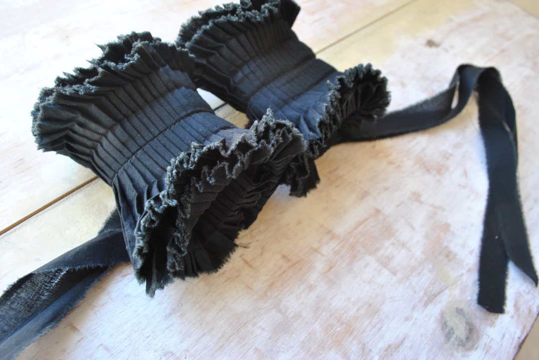 BLACK RUFFLED CUFFS /ruffled Cuff Bracelet/ Gothic Ruffled Cuff ...